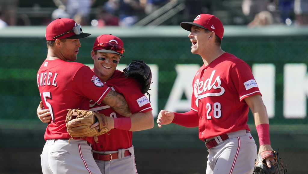 Reds' rookie shortstop named National League Player of the Week