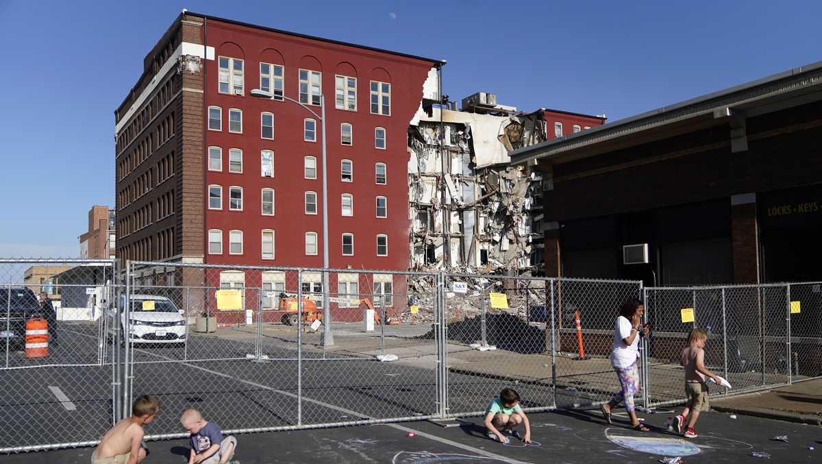 Residents of collapsed Iowa building unaccounted for, police say