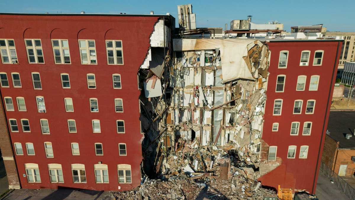 Rescuers at site of Iowa building collapse finish survivor search