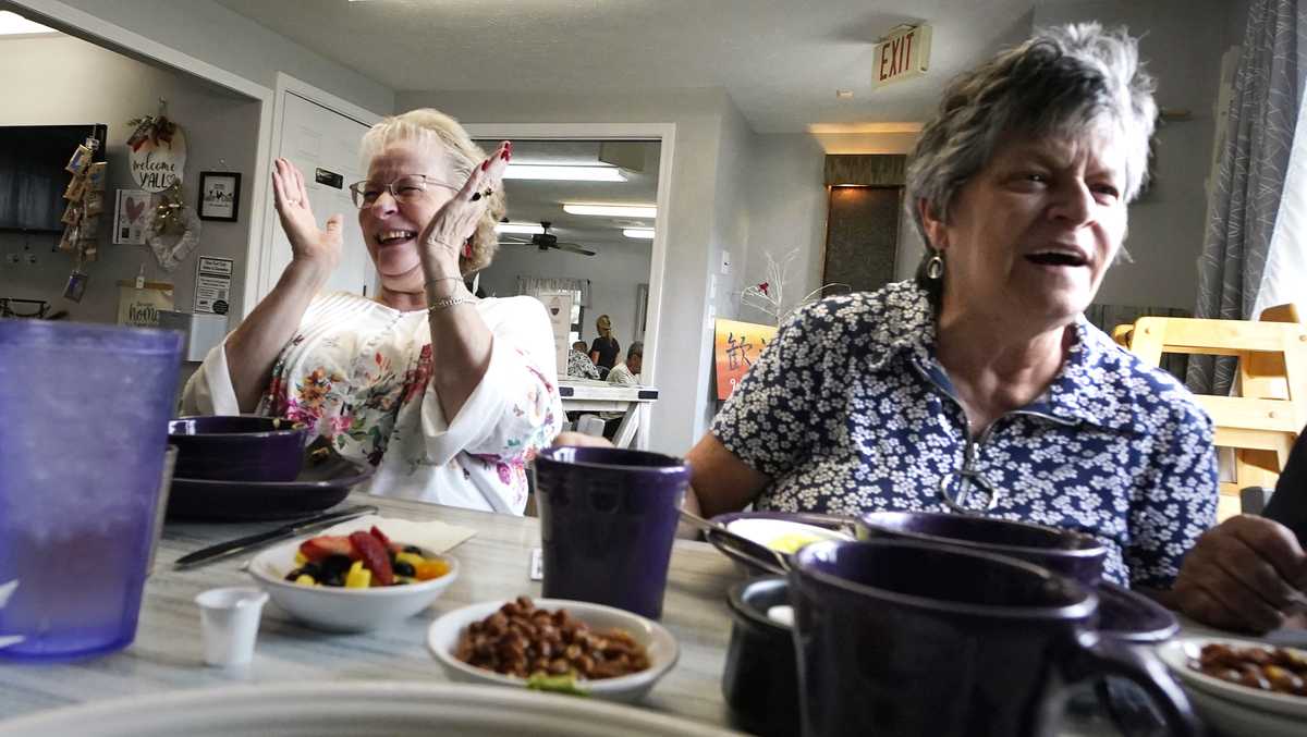 Restaurant-based programs feed seniors' social lives