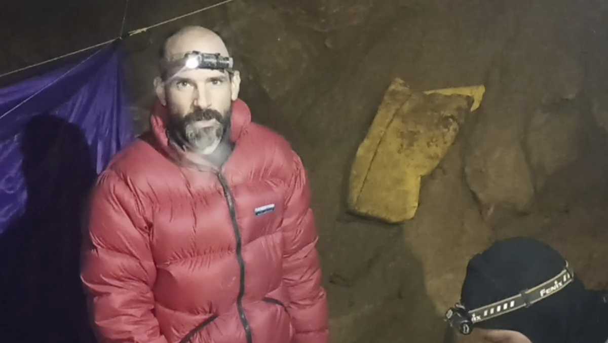 Trapped US explorer thanks authorities for saving his life in emotional ...