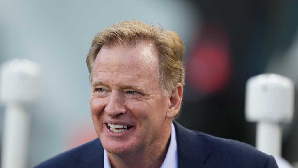 NFL Commissioner Roger Goodell signs contract extension