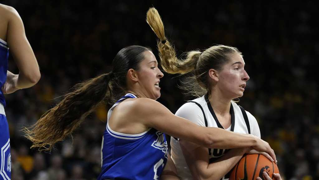 Iowa women bounce back in dominant win over Drake