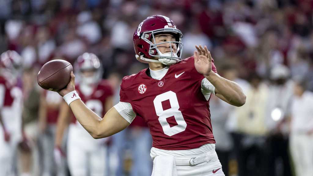 Alabama quarterback enters transfer portal for lacrosse