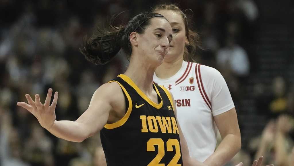Clark rises on all-time scoring list as No. 4 Iowa dominates Big Ten opener