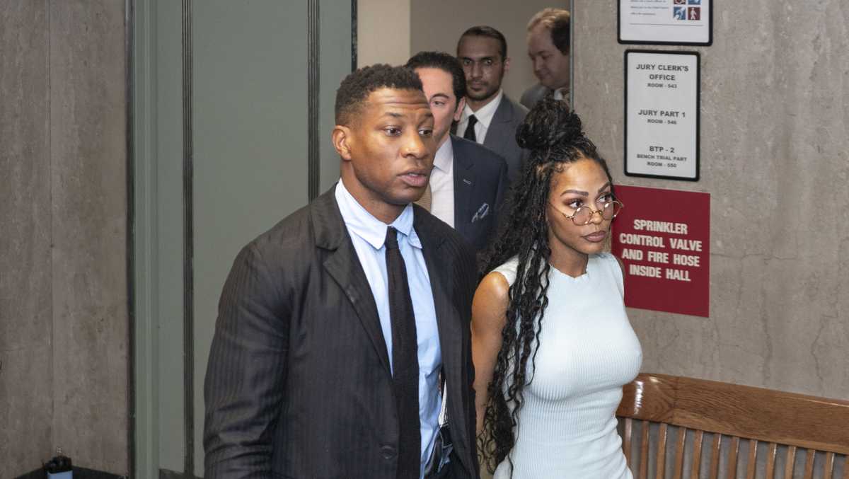 Jury deliberating whether actor Jonathan Majors assaulted a girlfriend ...