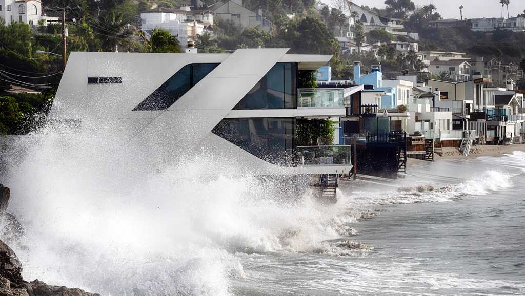 Powerful Pacific swell brings threat of more dangerous surf to California