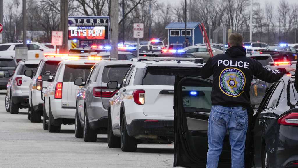 Perry High School shooting: Iowa officials react to tragedy