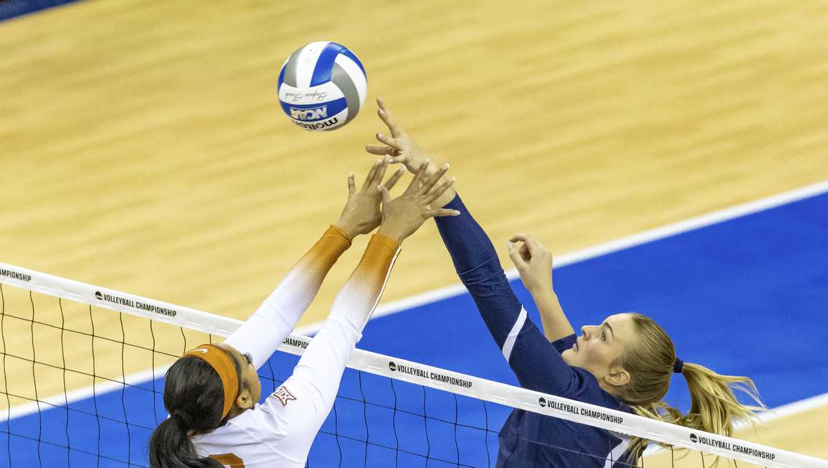 Husker volleyball finds its middle blocker from transfer portal