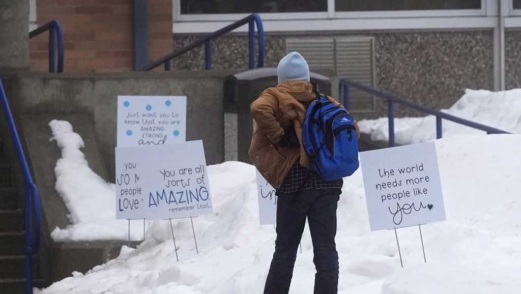 Perry Middle School students return to class 3 weeks after deadly ...