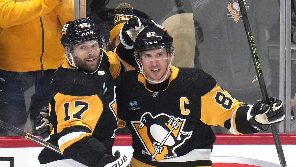 Crosby collects 4 points as Penguins hold off rival Philadelphia in wild 7-6 win