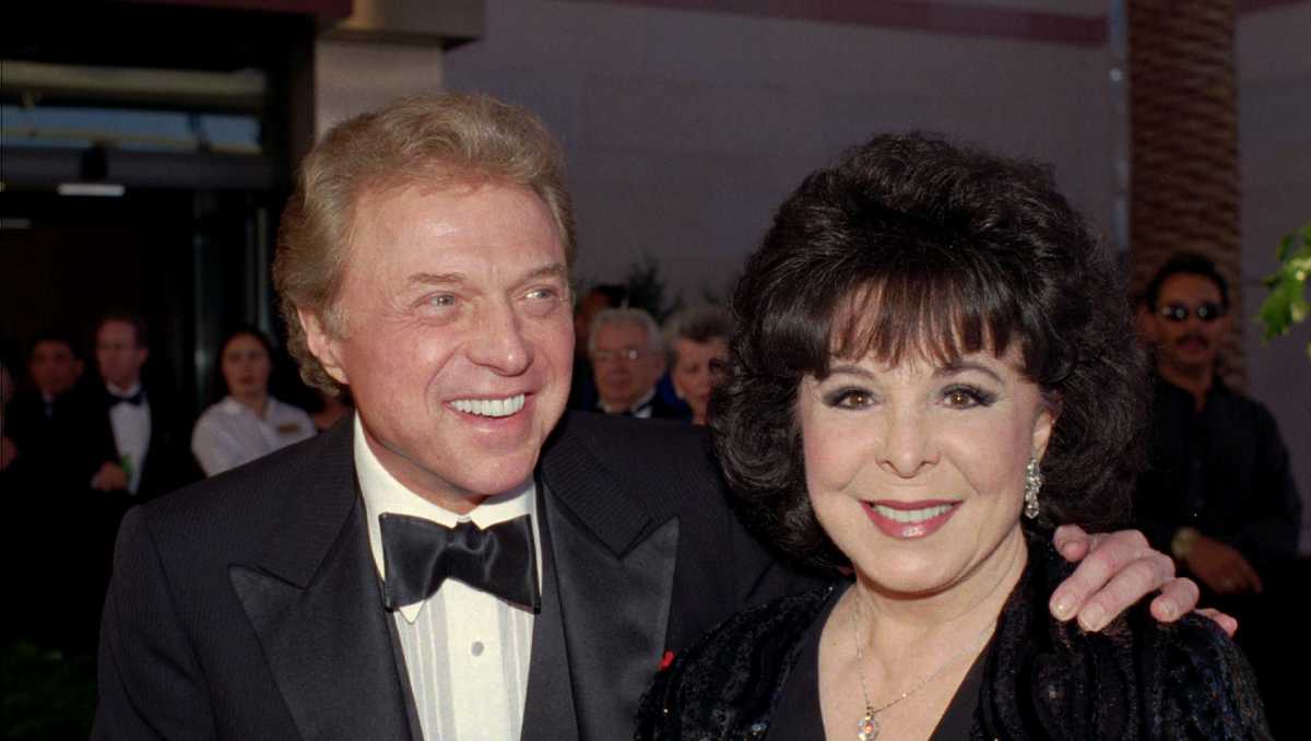Steve Lawrence, singer, entertainer and half of popular stage duo Steve ...