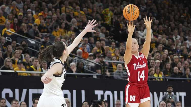 Caitlin Clark, Iowa rally past Nebraska in Big Ten title