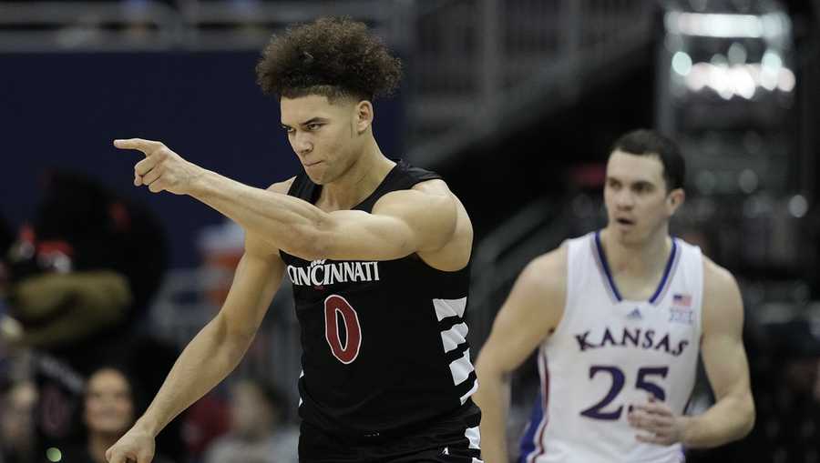 Dan Skillings Jr. scores 25, Cincinnati beats short-handed No. 16 ...