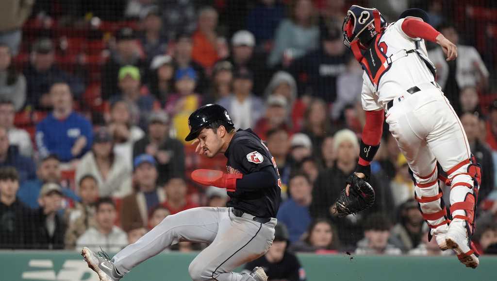 José Ramírez gets key hit to help the Guardians beat the Red Sox 10-7 ...