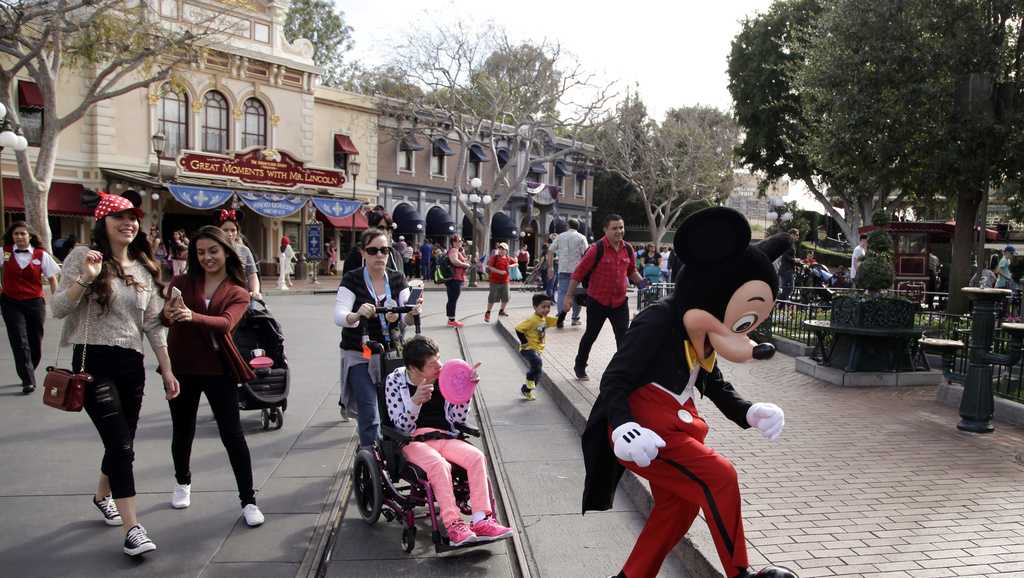 Disneyland character, parade performers in California vote to join ...