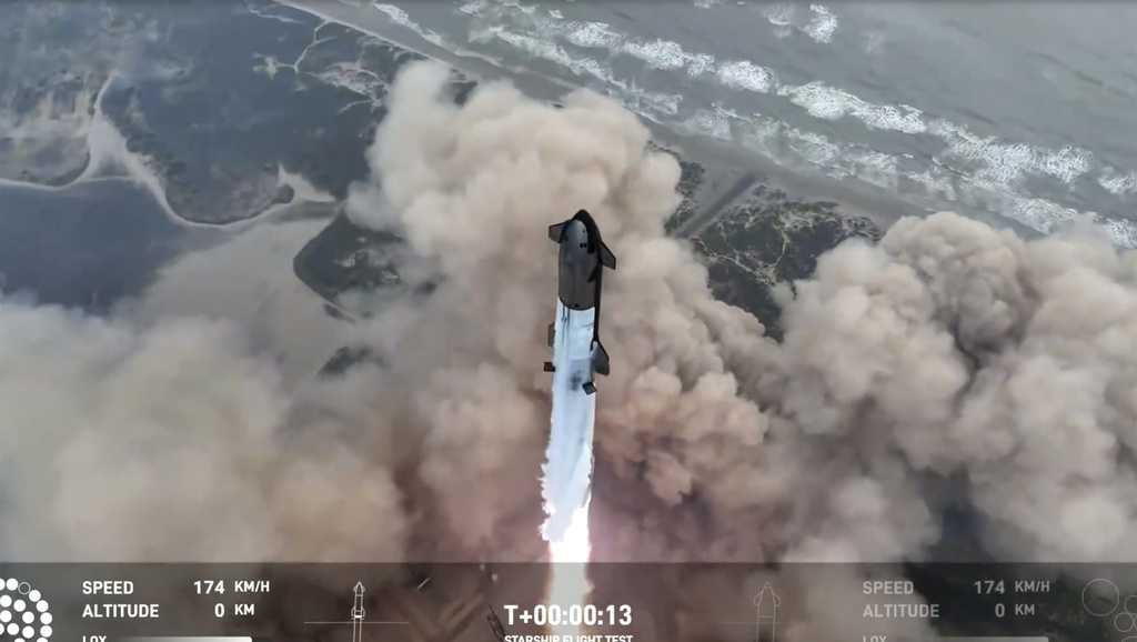 WATCH: SpaceX's mega rocket completes its fourth test flight