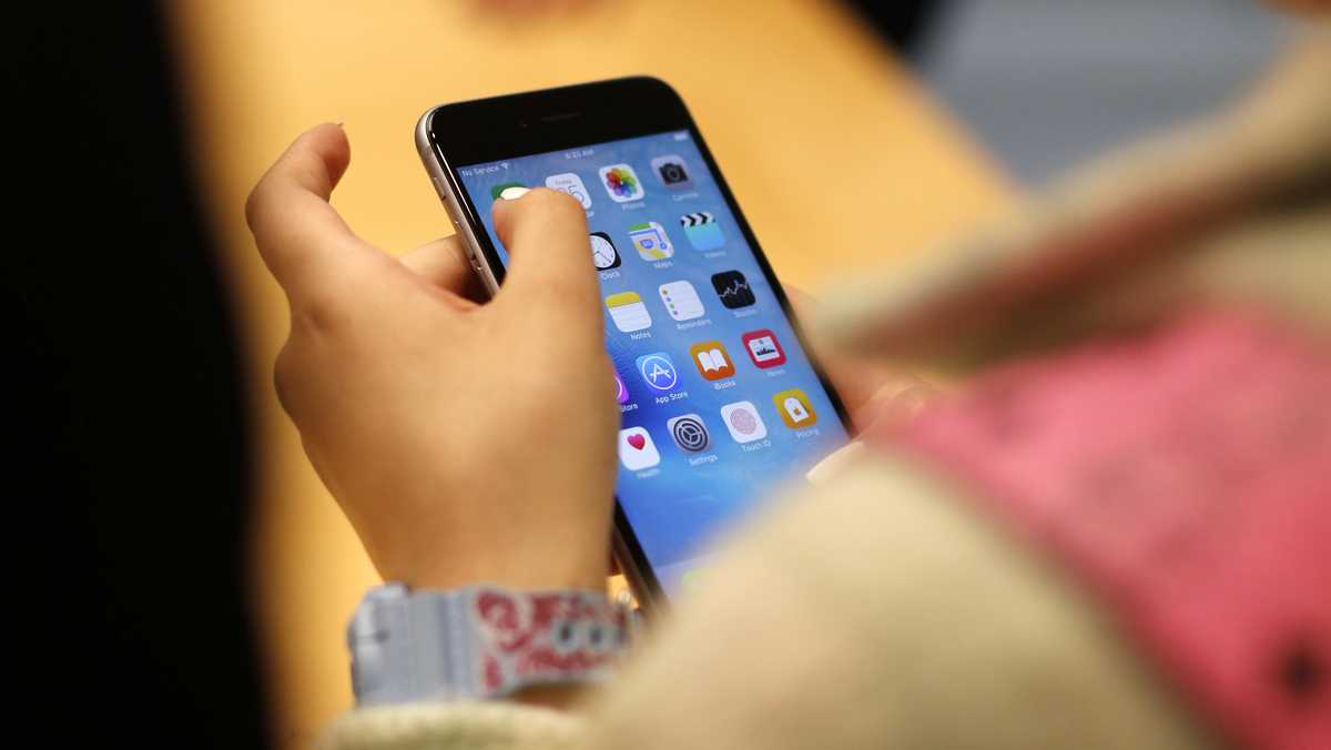 Keeping children safe on social media: What parents should know to ...