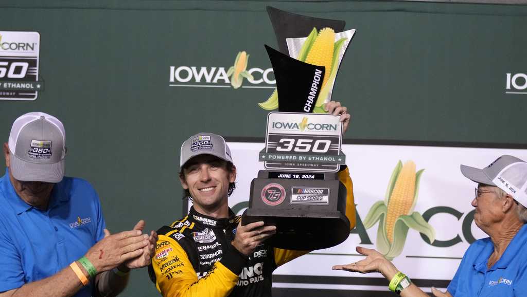 Ryan Blaney wins inaugural NASCAR Cup Series race at Iowa Speedway