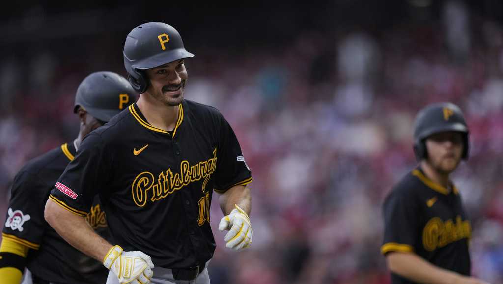 Pirates beat Reds 9-5