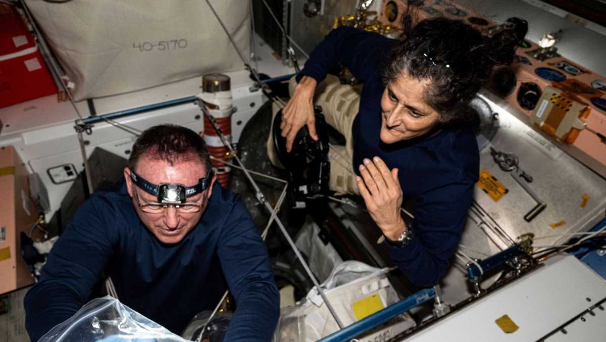 NASA to keep astronauts, including Mass. native, in space until February