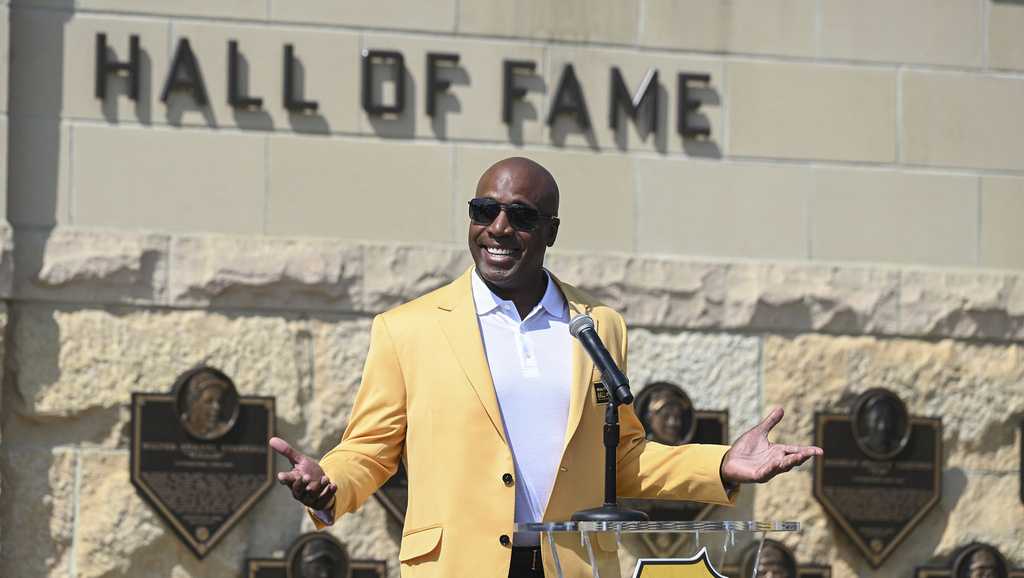 Barry Bonds enters Pittsburgh Pirates Hall of Fame