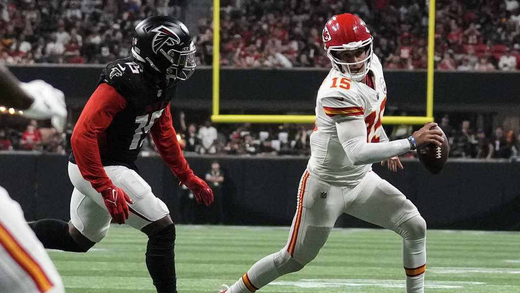 Chiefs move to 3-0 after another close game with the Falcons