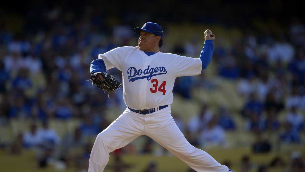 Fernando Valenzuela, the Los Angeles Dodgers pitching ace who inspired ...