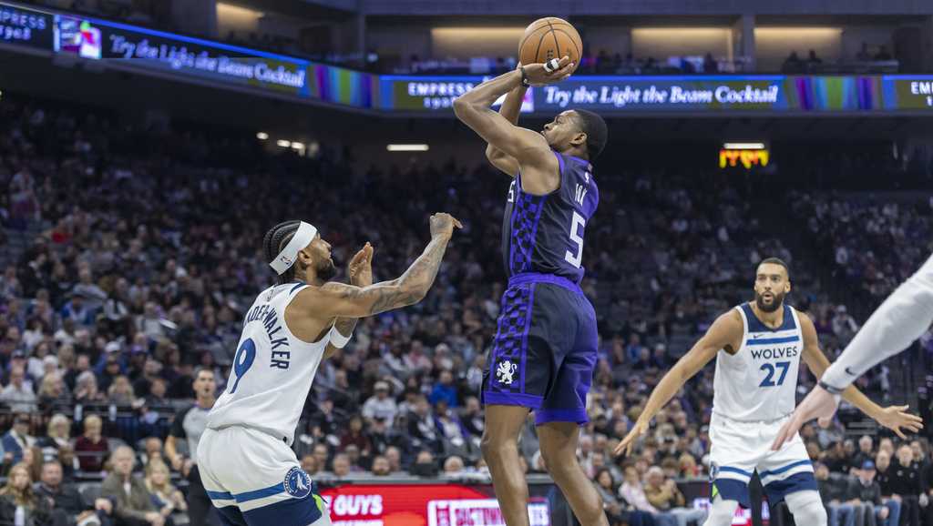 Fox nets franchise-record 60 points, but Kings fall to Timberwolves in OT