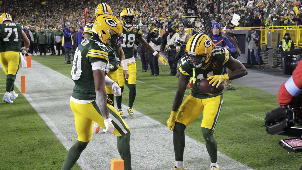 Packers triumph over Dolphins in chilly Green Bay clash