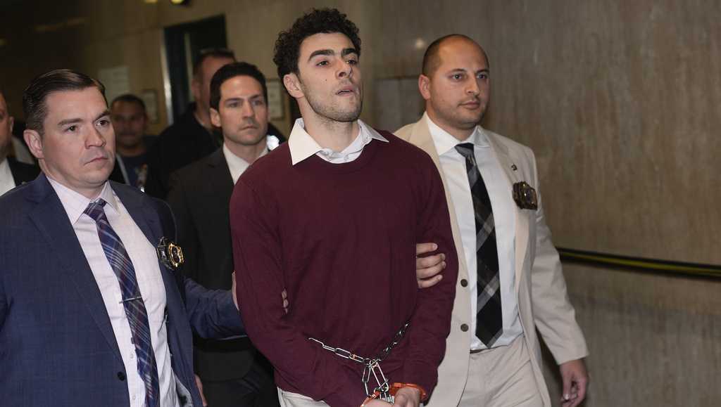 Mangione pleads not guilty to state murder in the killing of ...