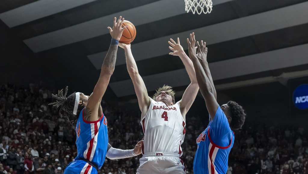 Malik Dia scores 23 points to lead No. 21 Mississippi over No. 4 ...