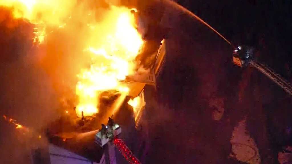 Missouri apartment building destroyed by fire, family killed