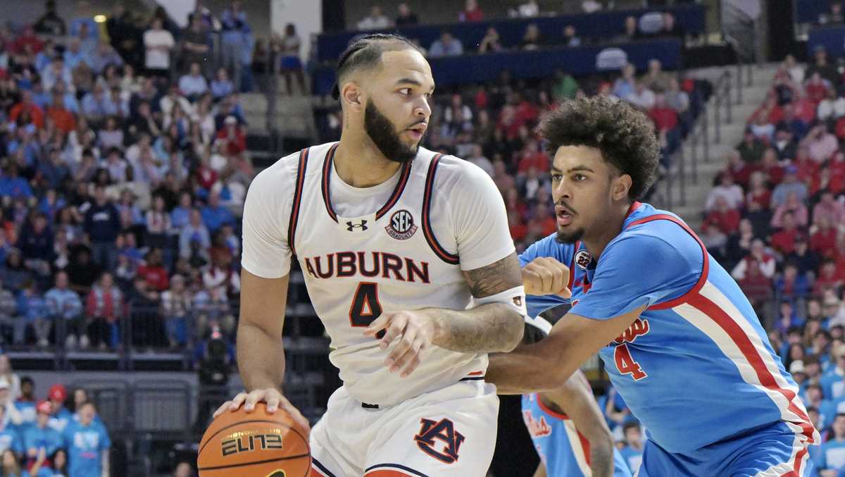 Johni Broome named Sporting News National Player of the Year