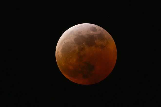 Photos: 2025 'blood moon' total lunar eclipse