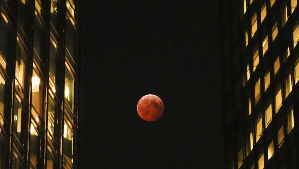 Photos: 2025 'blood moon' total lunar eclipse