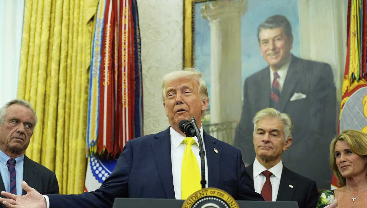 Trump turns COVID-19 website into promotion for lab leak theory