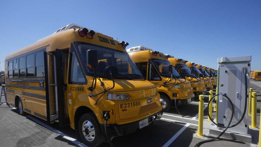 California expands its electric school bus fleet