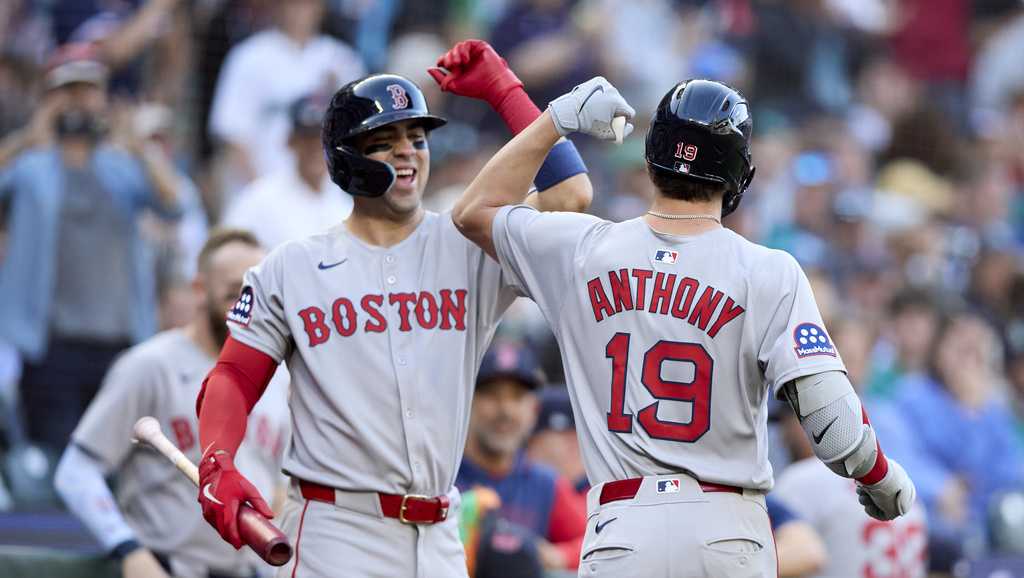 Anthony hits 1st MLB home run; Giolito strikes out 10 as Red Sox blank Mariners 2-0