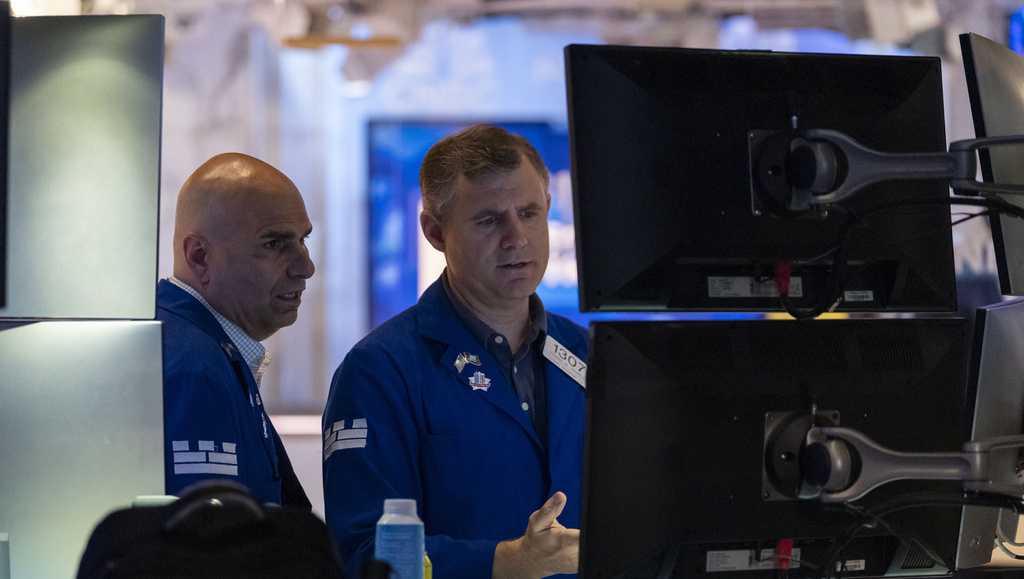 US stock market falls amid weak jobs report and Trump tariffs