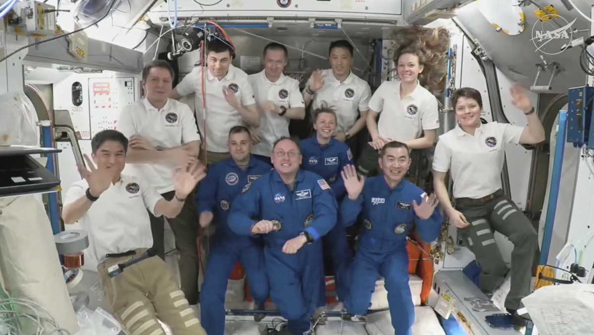 SpaceX delivers 4 astronauts to ISS just 15 hours after launch