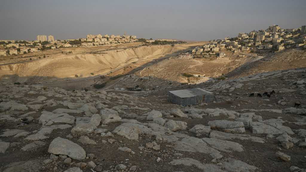 Israel approves E1 settlement project in West Bank