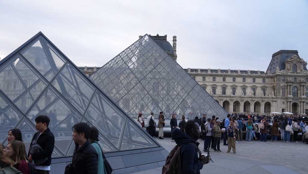 Suspects arrested over the theft of crown jewels from Paris' Louvre museum