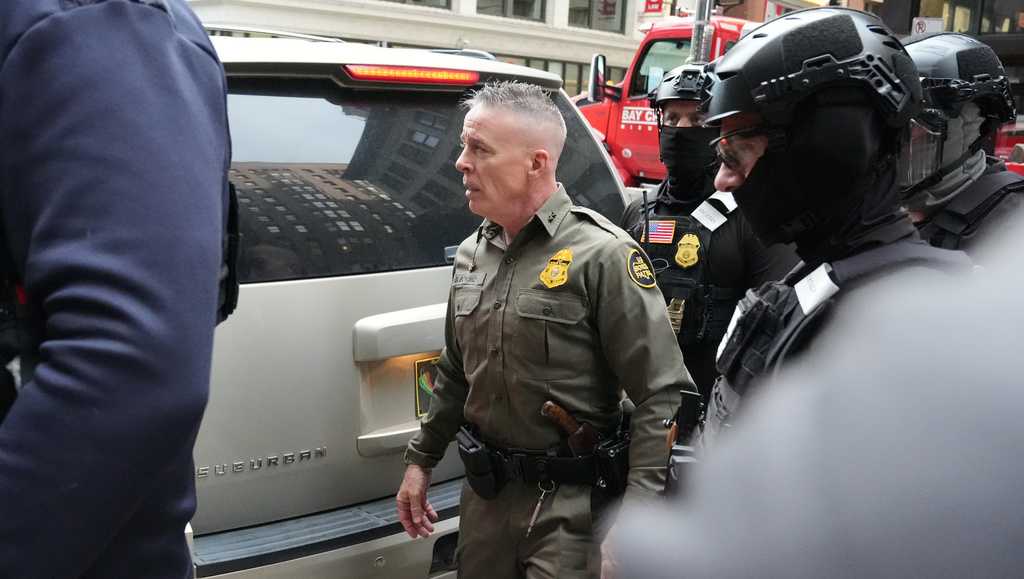 Federal court blocks oversight of Chicago immigration sweeps