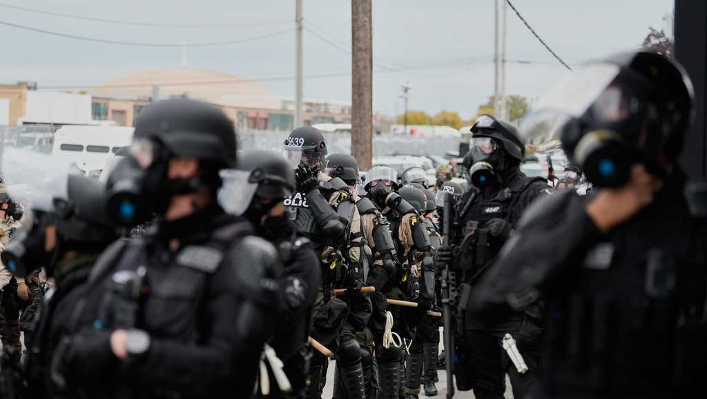 Judge orders ICE facility to improve detainee conditions