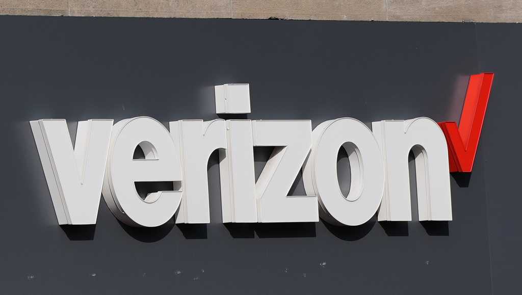 Verizon is cutting more than 13,000 jobs as it works to 'reorient ...