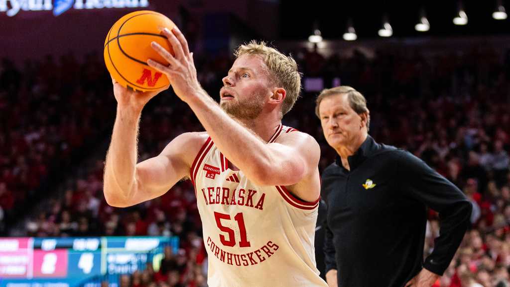 Nebraska basketball stays undefeated, dominates Oregon