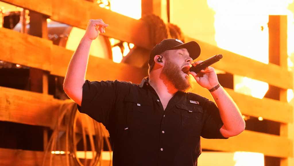 Country singer to open new bar at Universal CityWalk in Orlando