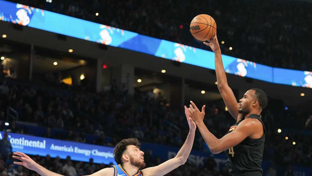 Short-handed Thunder hit 21 3s to beat Cavaliers