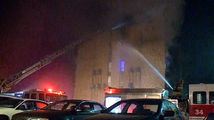 Fire causes estimated $100,000 in damage to Omaha apartment building